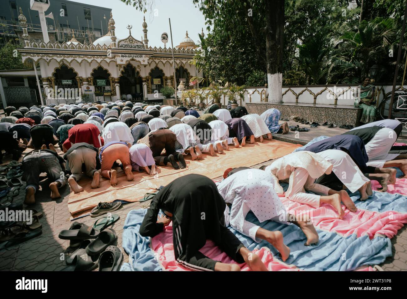 Friday congregational prayers hi-res stock photography and images - Alamy