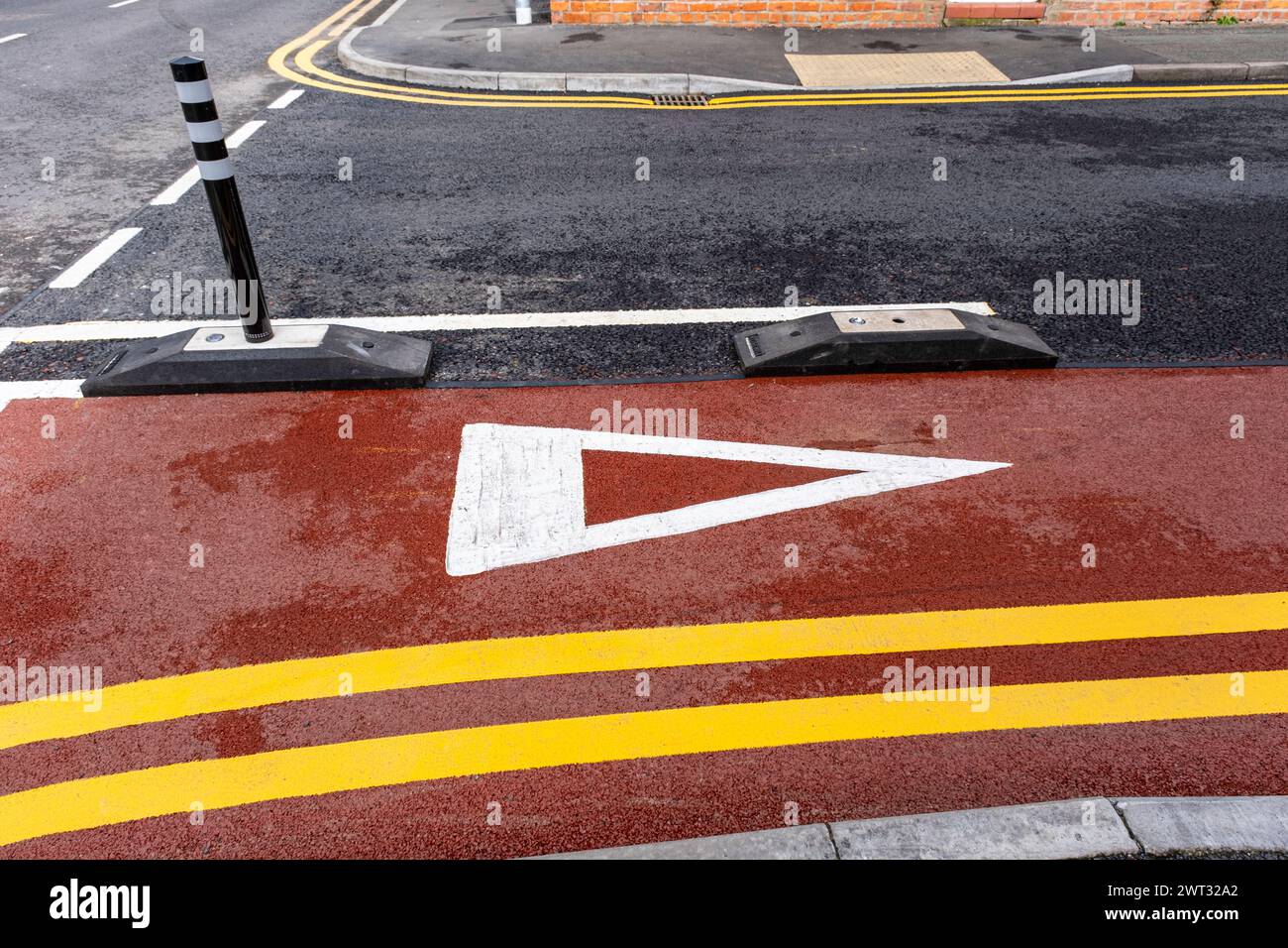 Bicycle traffic signs hi-res stock photography and images - Alamy