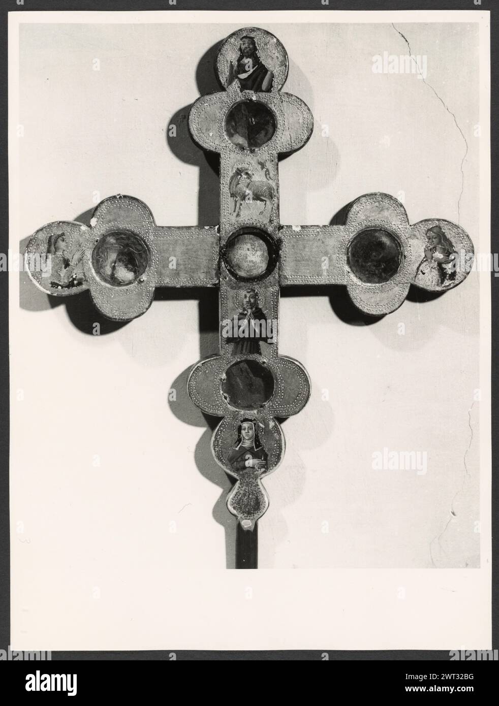 Ivory statue roman hi-res stock photography and images - Alamy