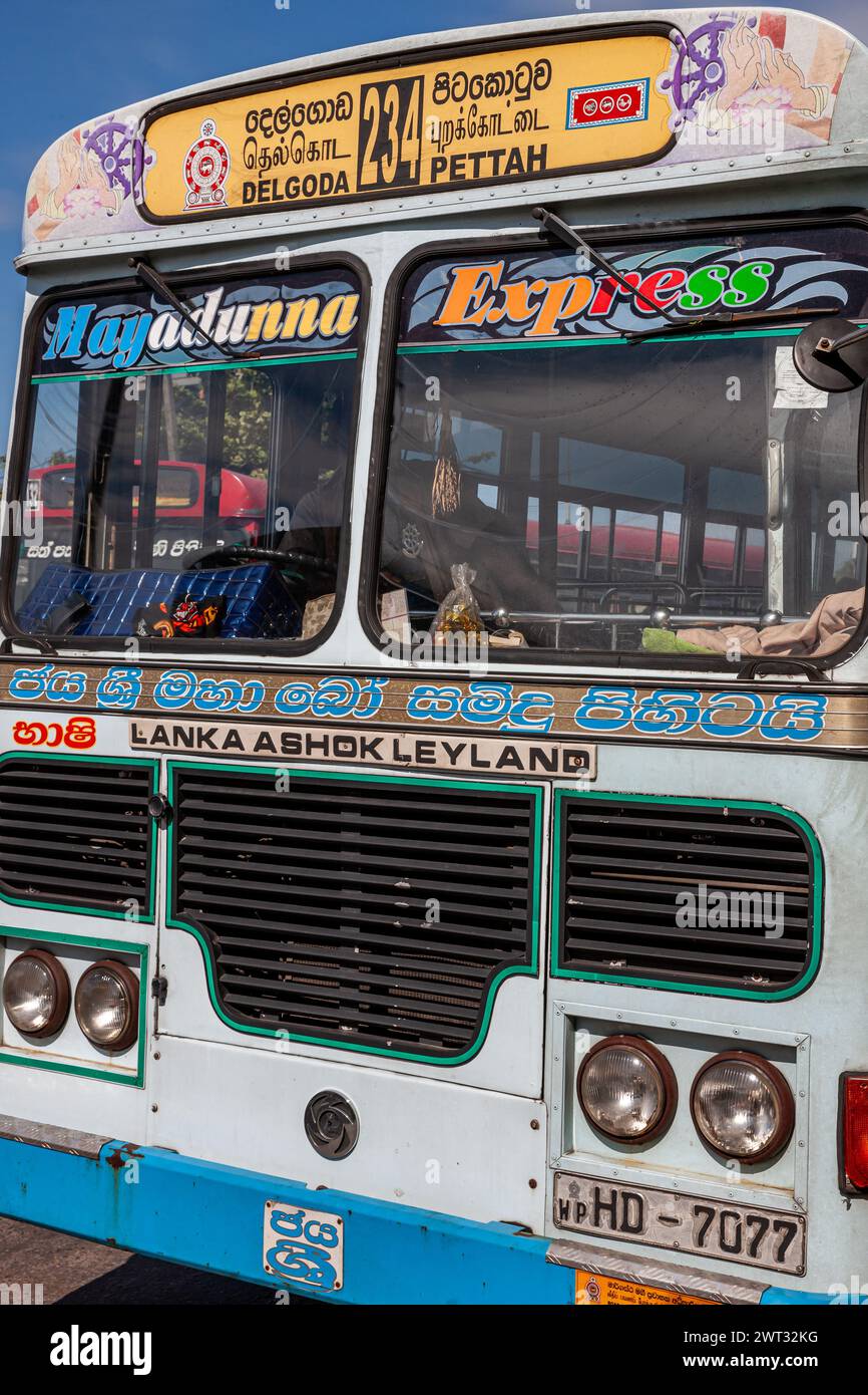 Sri Lanka, Colombo, local bus Stock Photo - Alamy