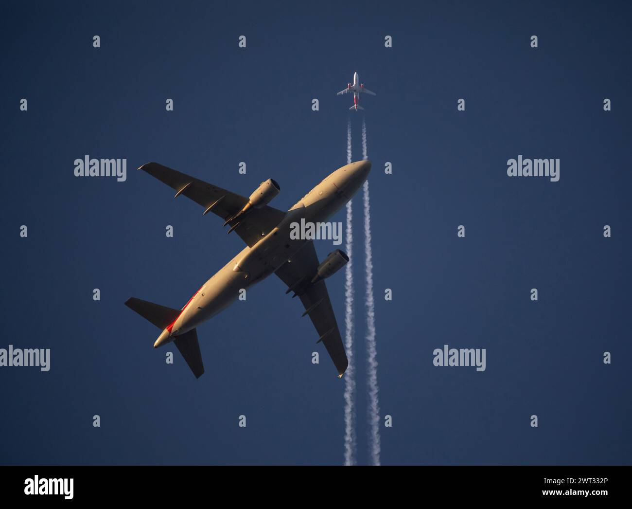 Jet airliners hi-res stock photography and images - Alamy