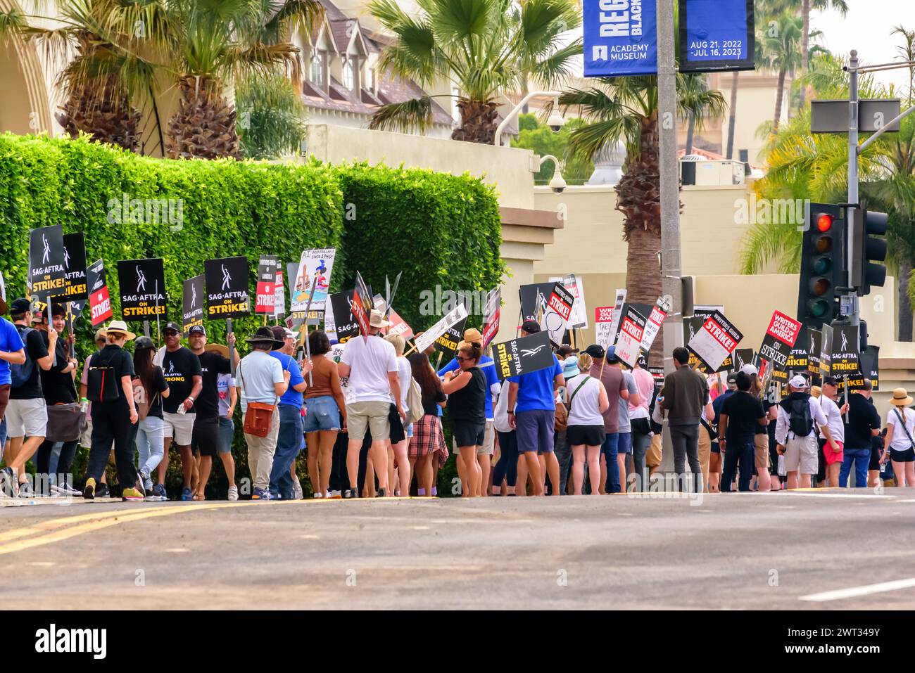 Actors on strike at writers and actors strike, Paramount Picture ...