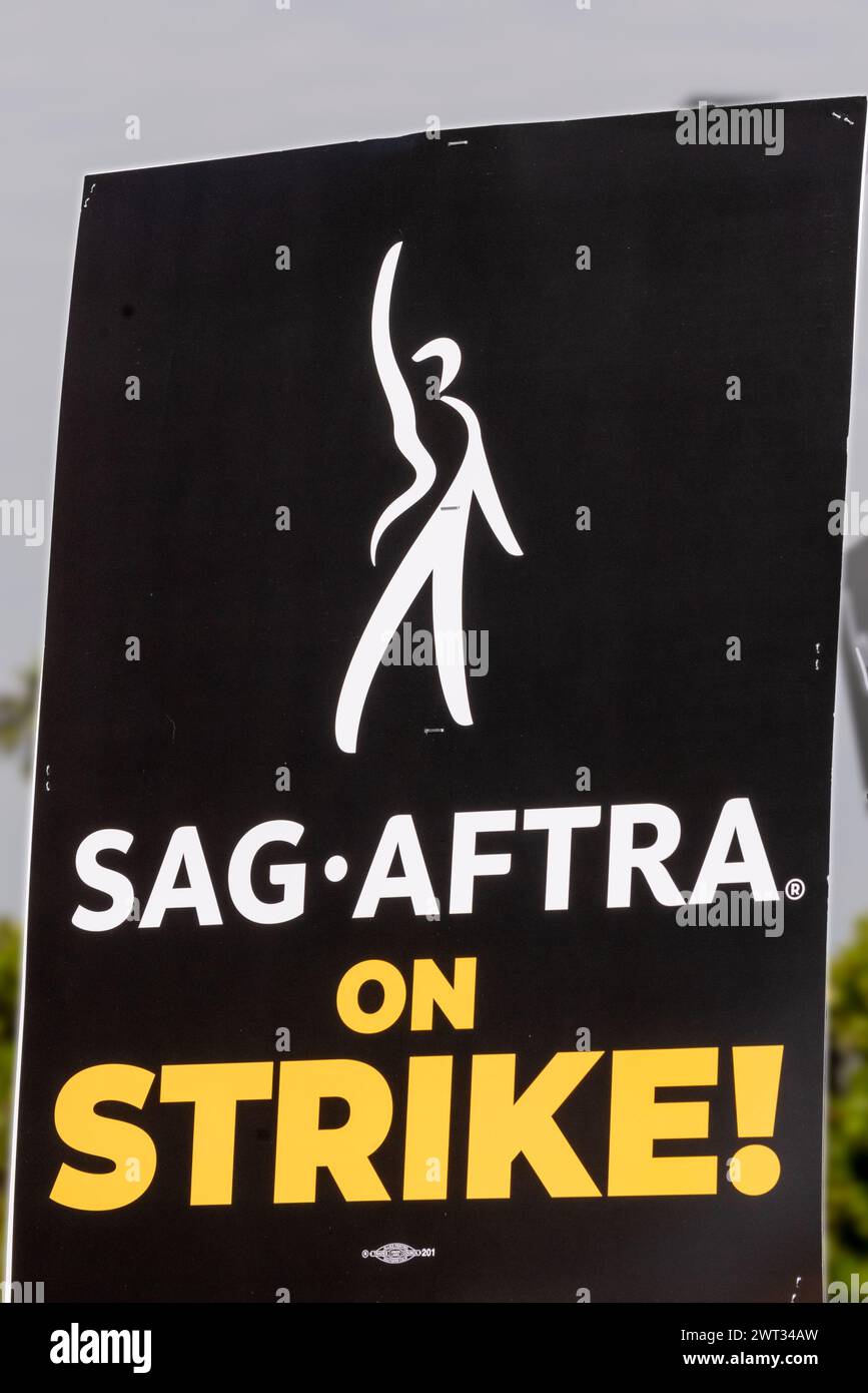 Sag aftra actors strike hi-res stock photography and images - Alamy