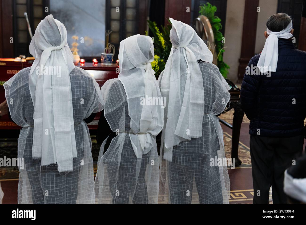 Buddhist funeral hi-res stock photography and images - Alamy