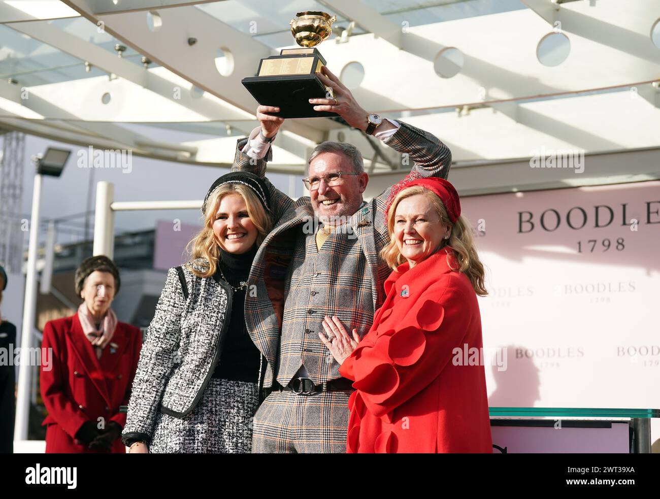 Cheltenham festival 2024 gold cup day cheltenham racecourse hi-res ...