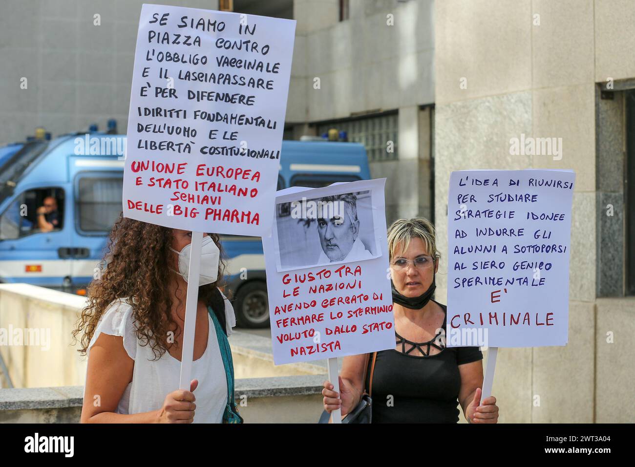 Entry into force hi-res stock photography and images - Alamy