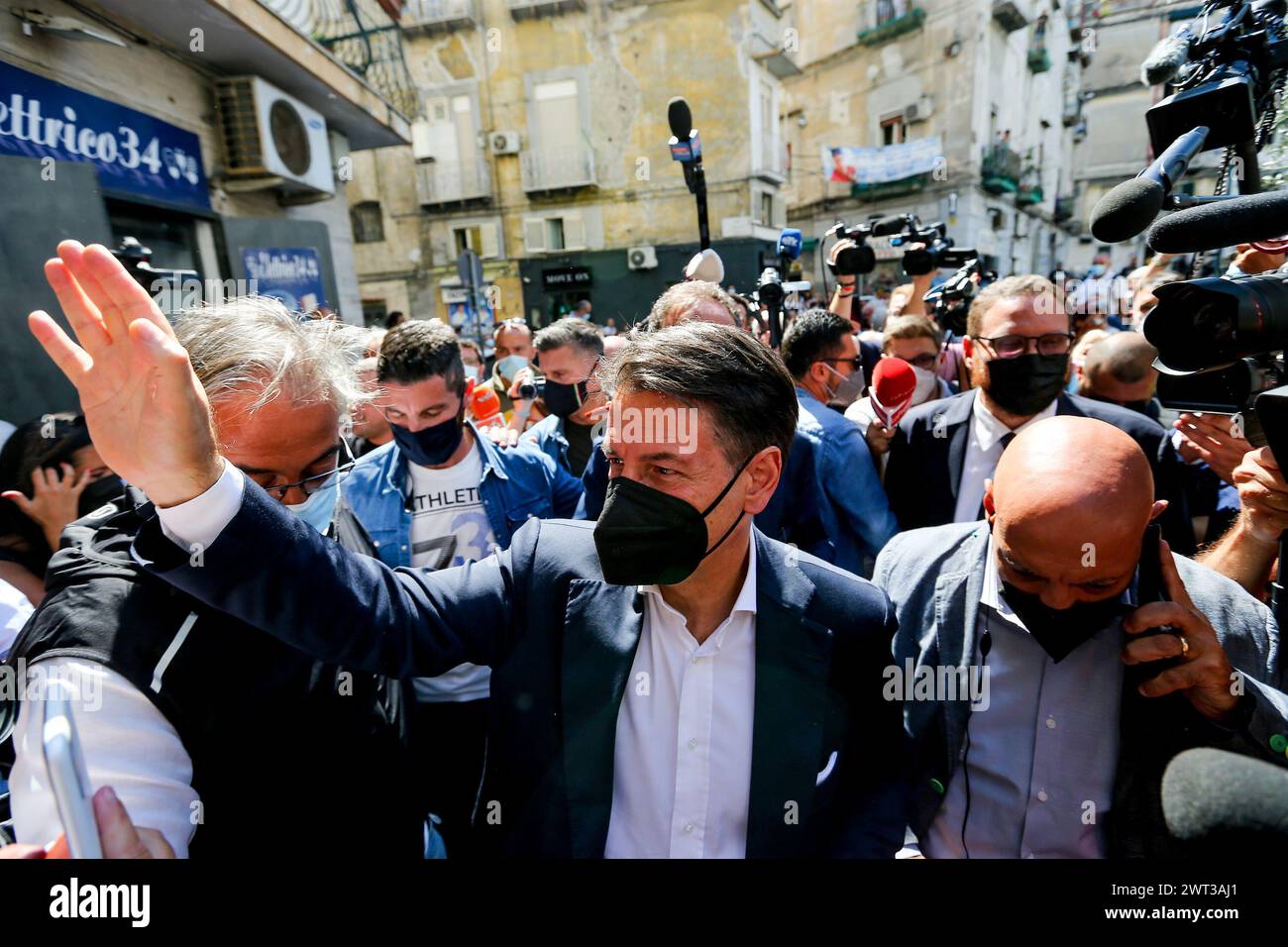 The politician Giuseppe Conte (with a mask to protect himself from ...