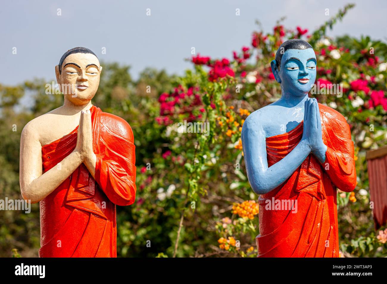 Sri Lanka, Sigiriya, Buddhist Temple with multiple statues Stock Photo ...