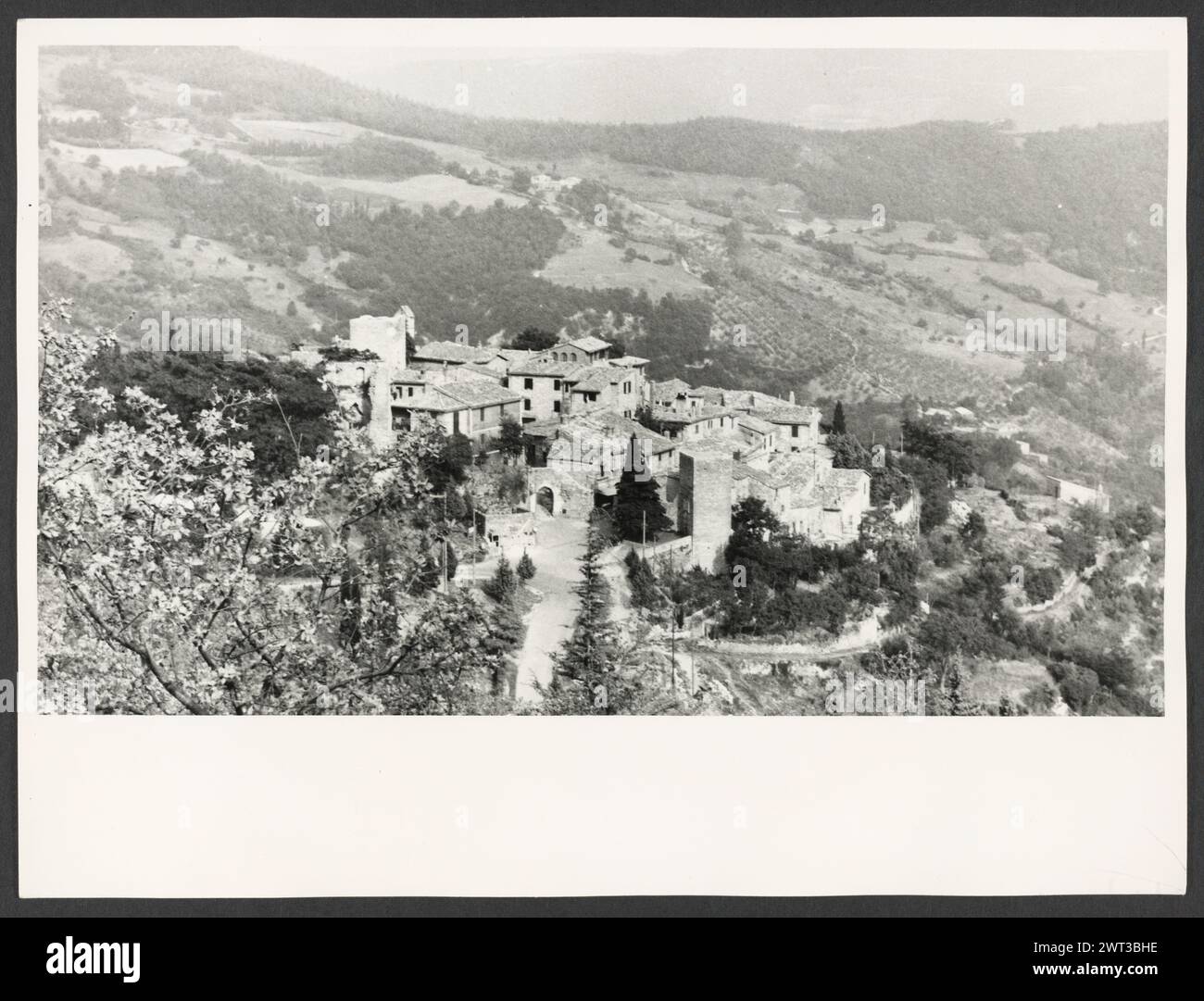 Umbria Perugia Spello S. Silvestro. Hutzel, Max 1960-1990 Medieval ...
