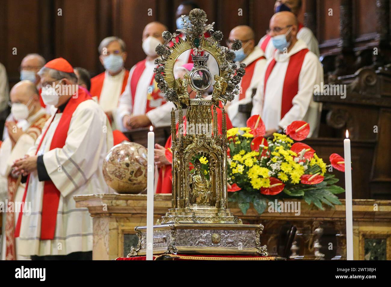 The ampoule containing the blood of San Gennar placed on the display ...