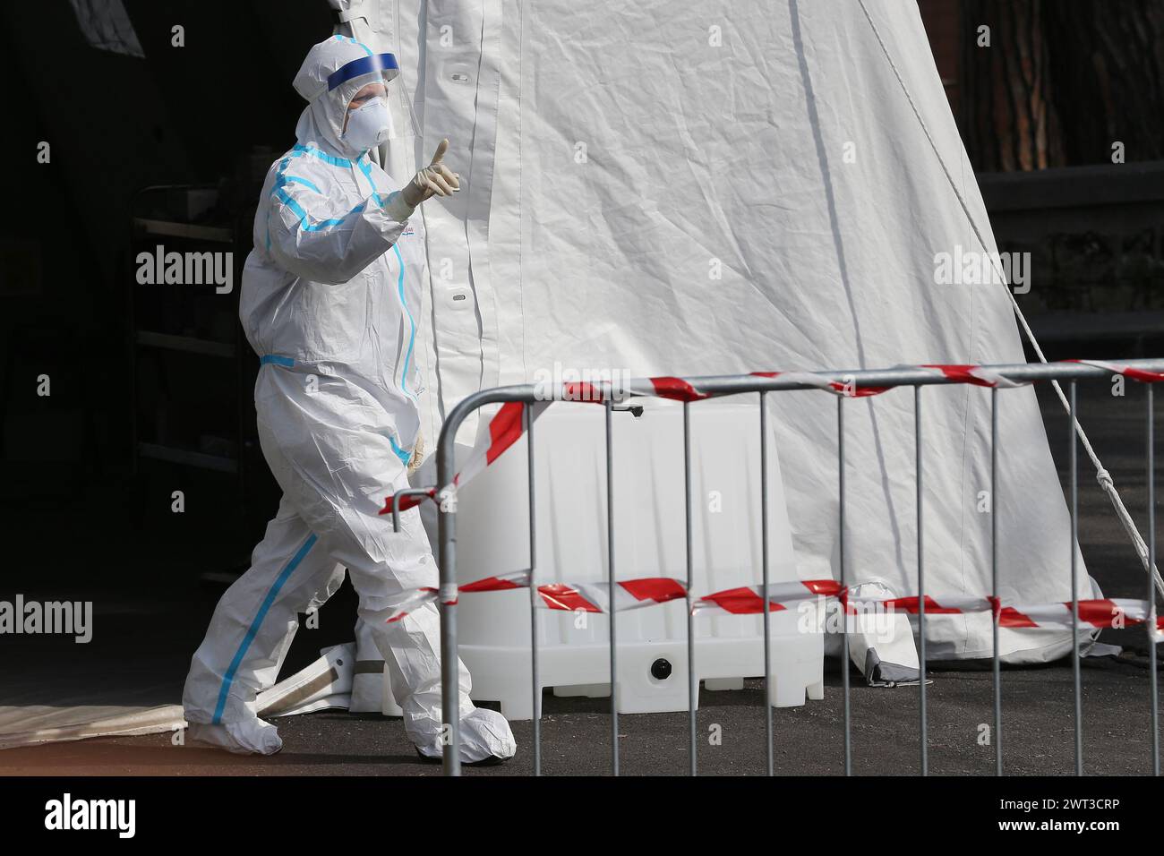 Overalls doctor hi-res stock photography and images - Alamy