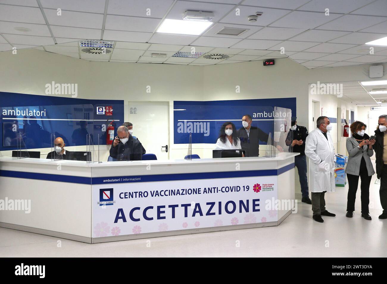 Vaccino pfizer biontech covid19 hi-res stock photography and images - Alamy