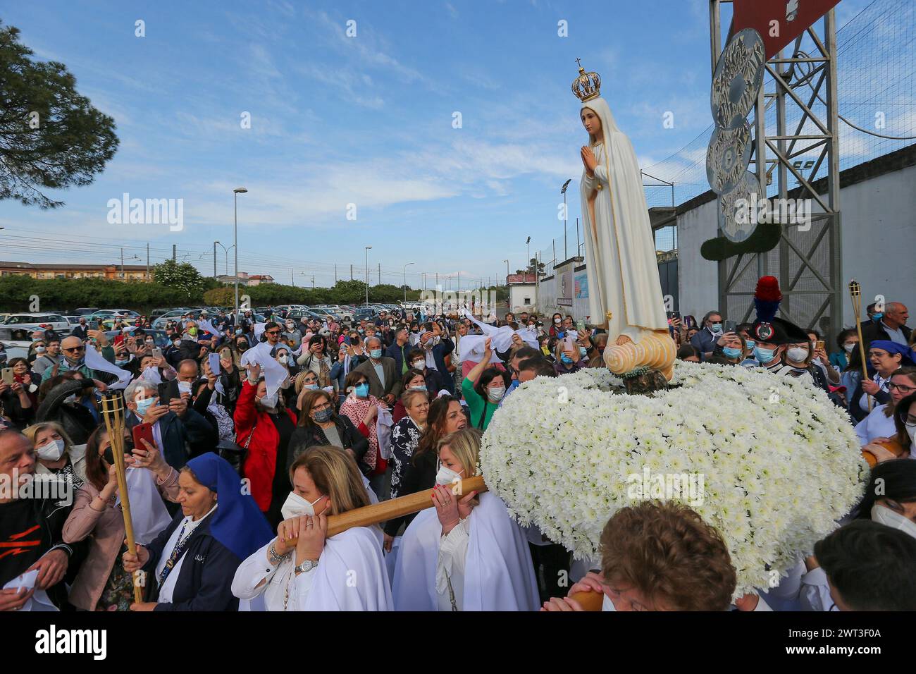 The statue of Our Lady of Fatima, always on pilgrimage (lately also in ...