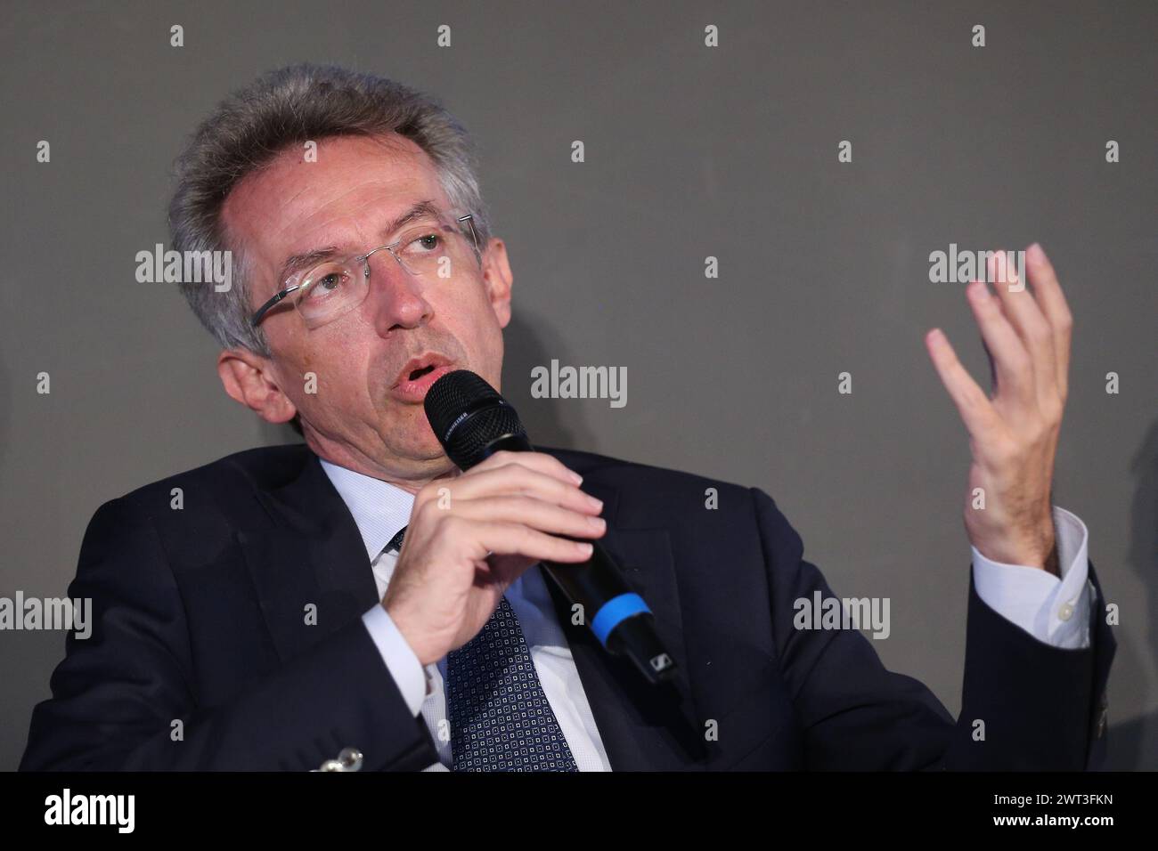 The mayor of Naples, Gaetano Manfredi, during the assembly of ...