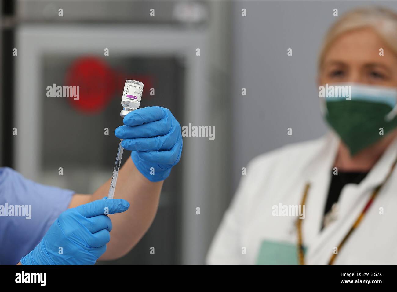 Covid 19 vaccino astrazeneca hi-res stock photography and images - Alamy