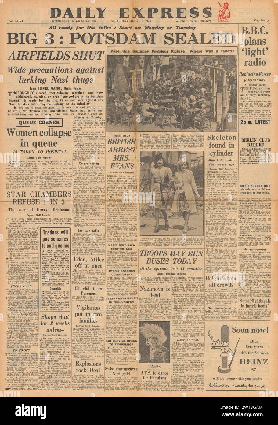 Daily conference hi-res stock photography and images - Alamy