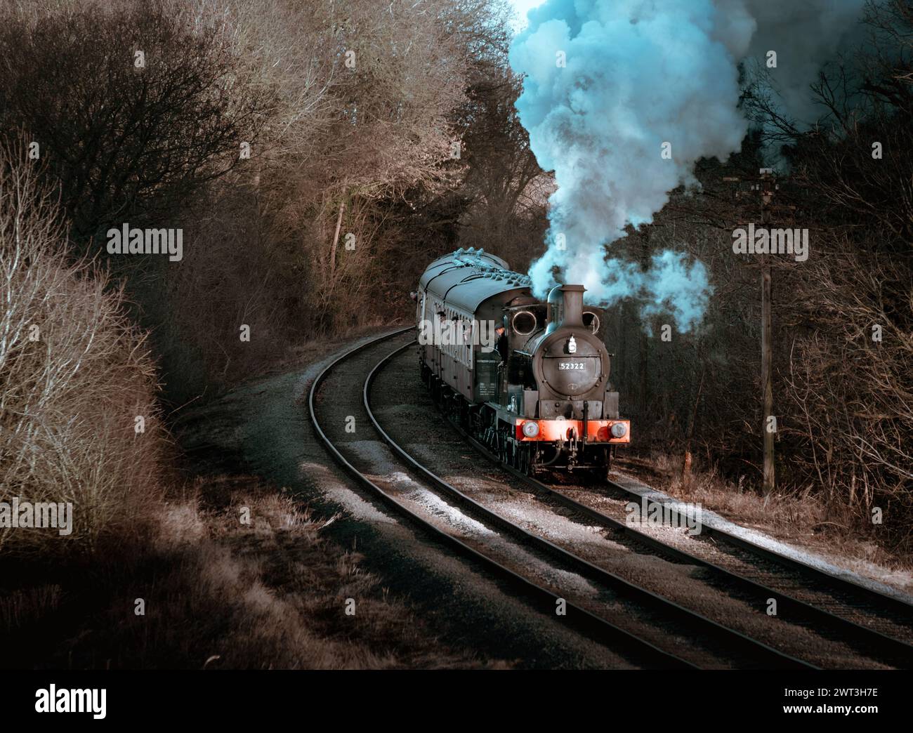 Steam trains in motion and with steam running on the Great Central ...