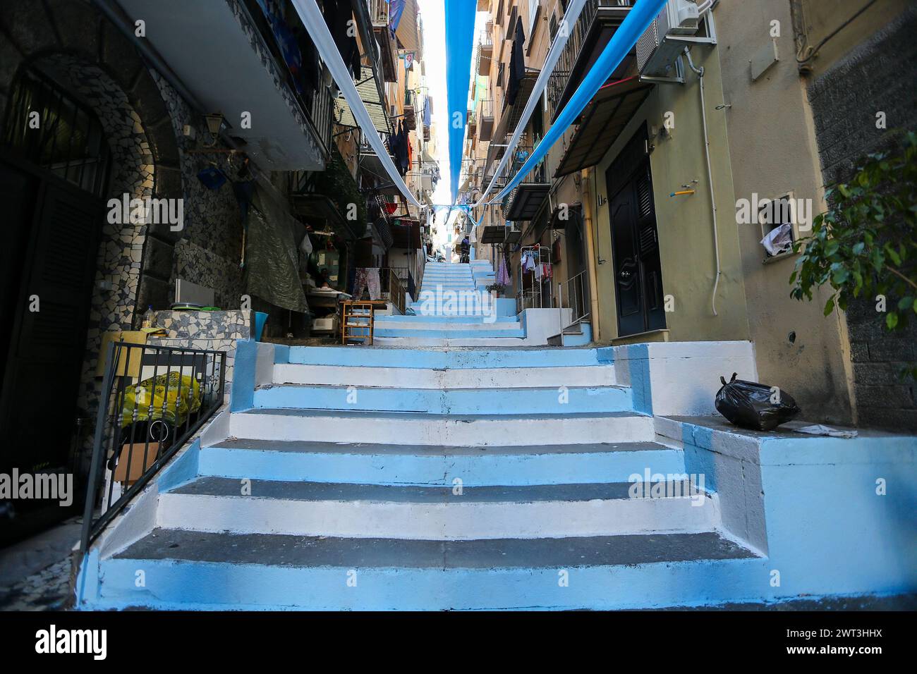 Naples alley football hi-res stock photography and images - Alamy