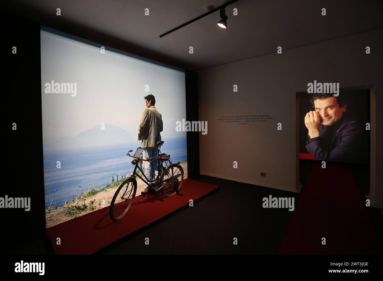 The bicycle used in the film "Il Postino", in the exhibition "Troisi ...
