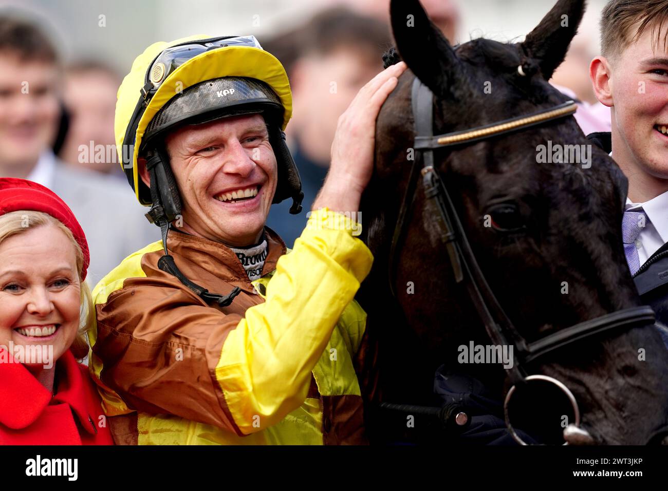 Jockey Paul Townend and owner Audrey Turley celebrate with Galopin Des ...