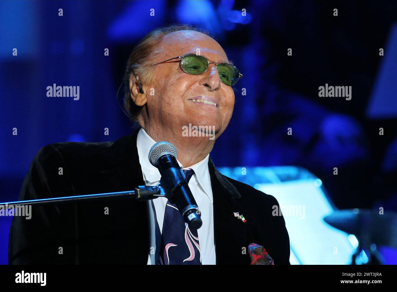 The singer and presenter Renzo Arbore during the TV show Una Storia Da ...