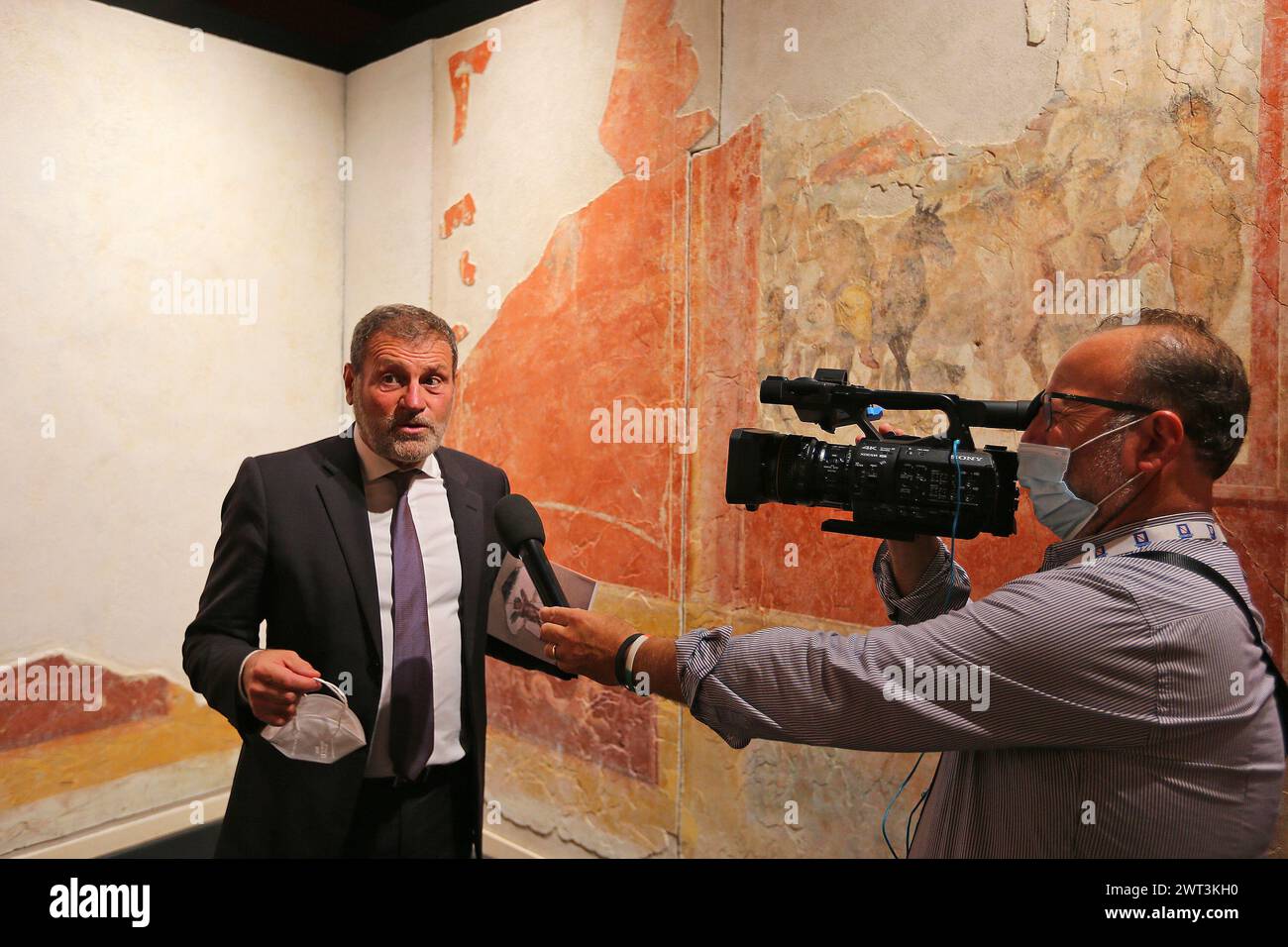 The superintendent of the excavations of Pompeii, Massimo Osanna, talks ...