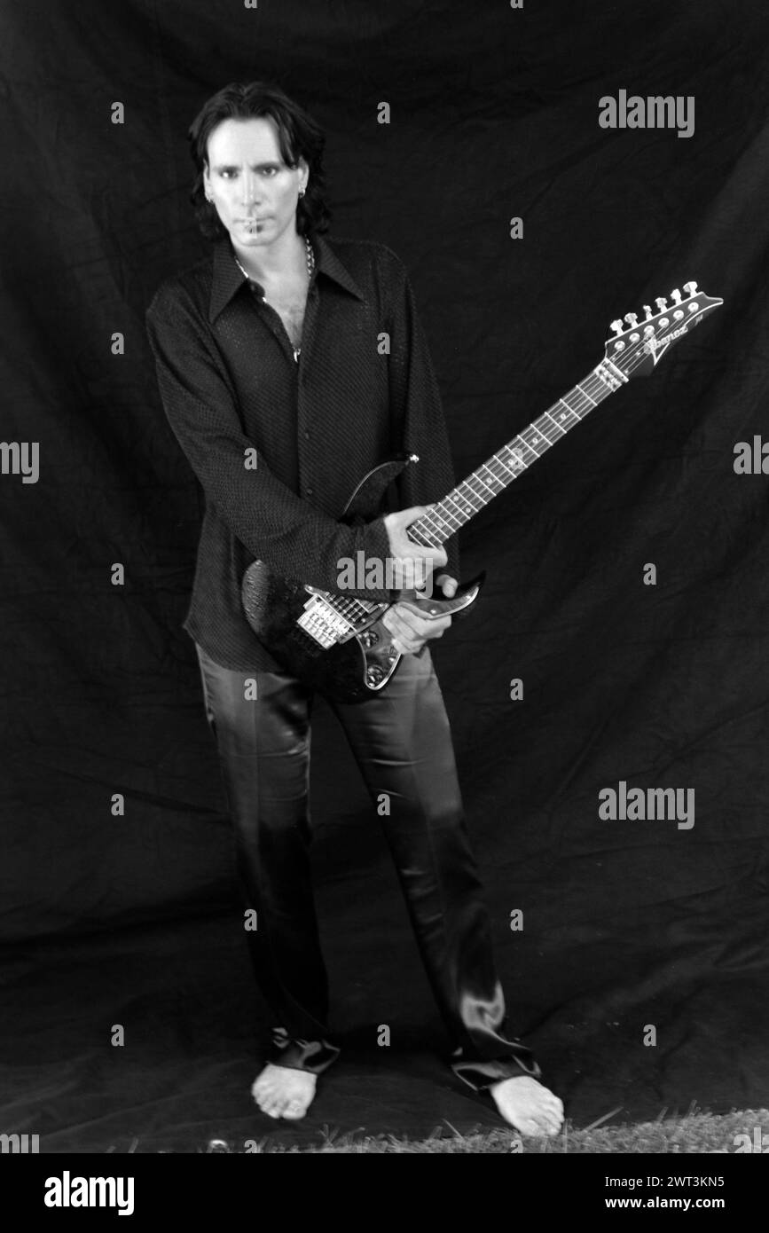 Steve vai 2001 hi-res stock photography and images - Alamy