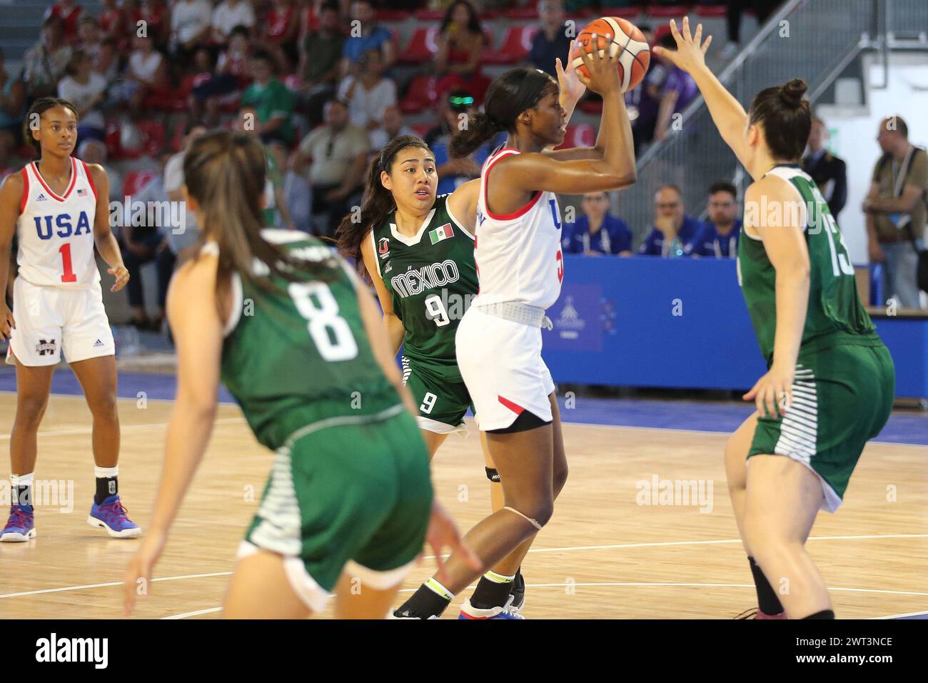 J. Carter of USA and Ramirez Ramirez of Mexico in action during the ...