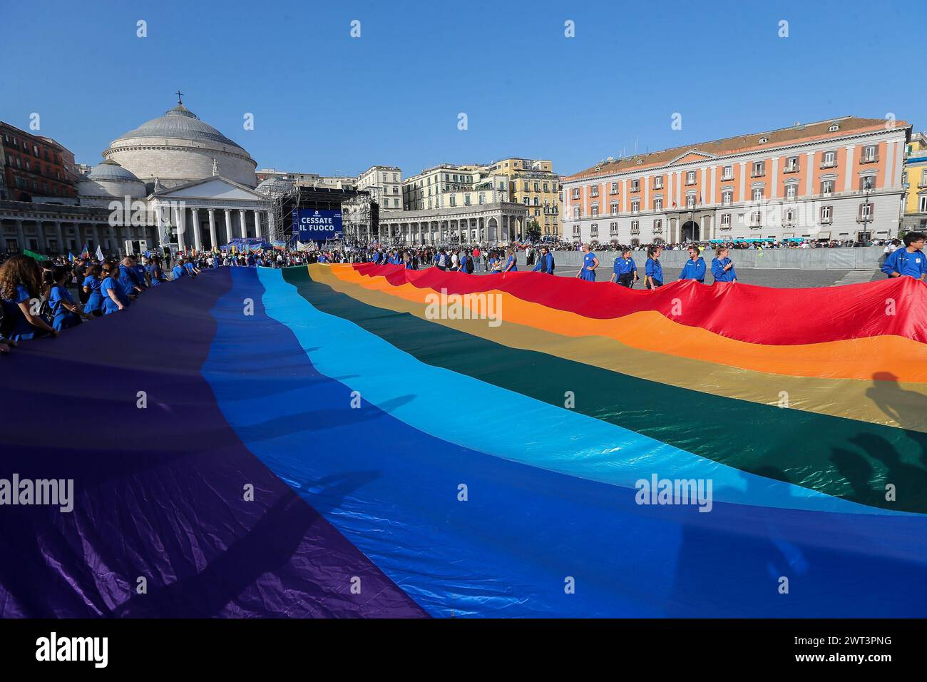 Bandiera gigante hi-res stock photography and images - Alamy