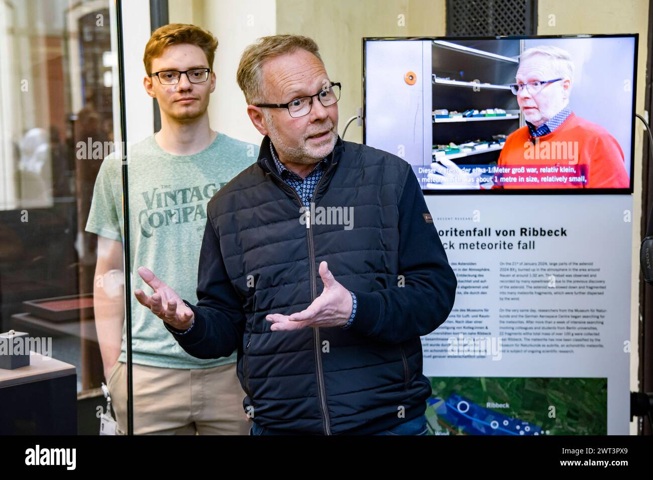 Dr. Ansgar Greshake bei der Vorstellung der Meteoriten aus Brandenburg ...