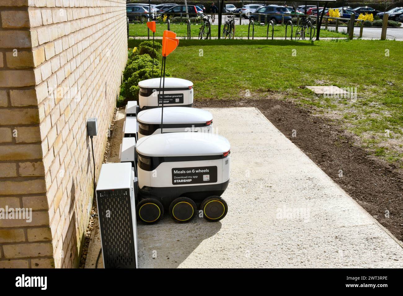 Robotics delivery hi-res stock photography and images - Alamy