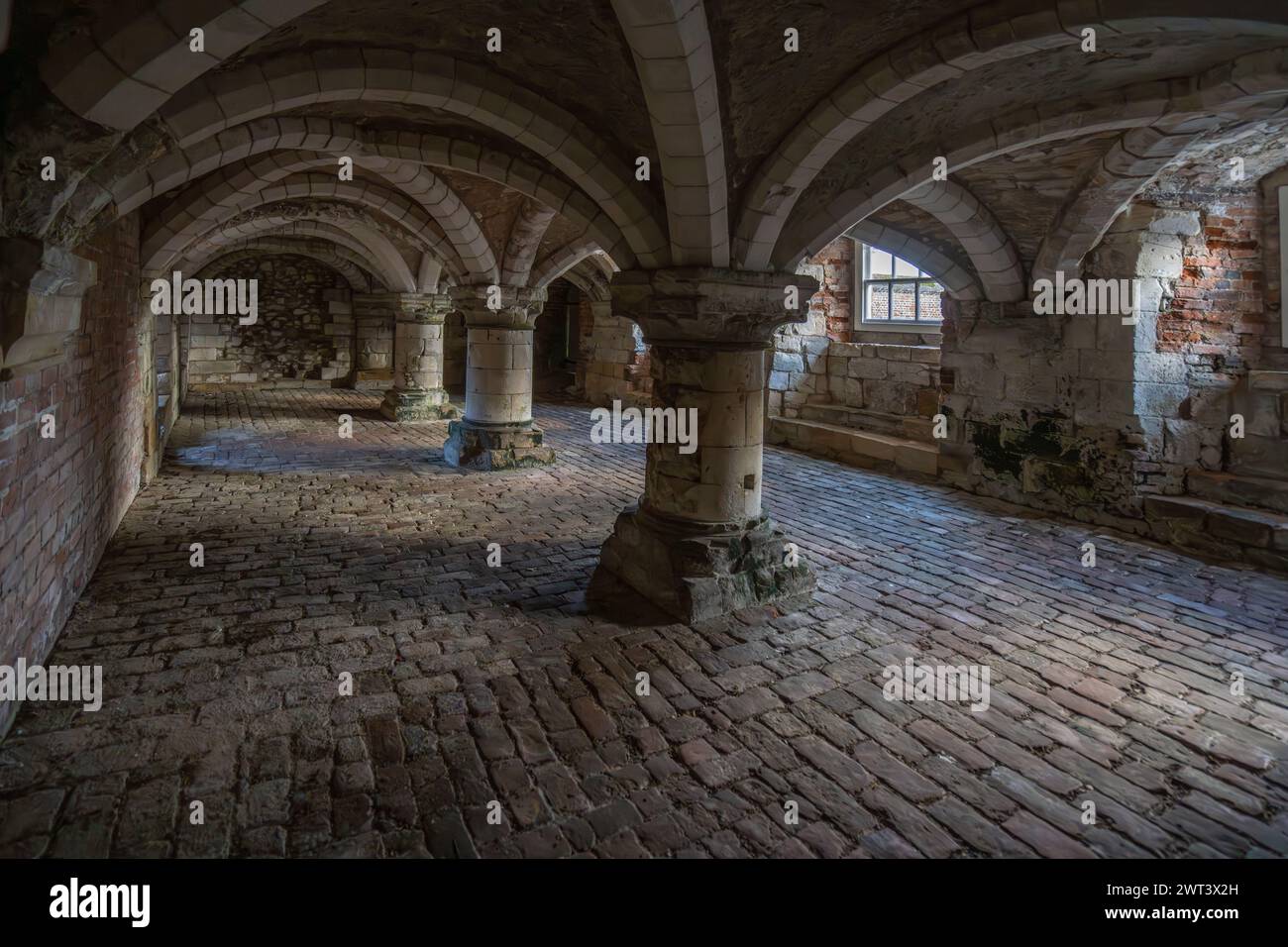 Brick vaulted roof hi-res stock photography and images - Alamy
