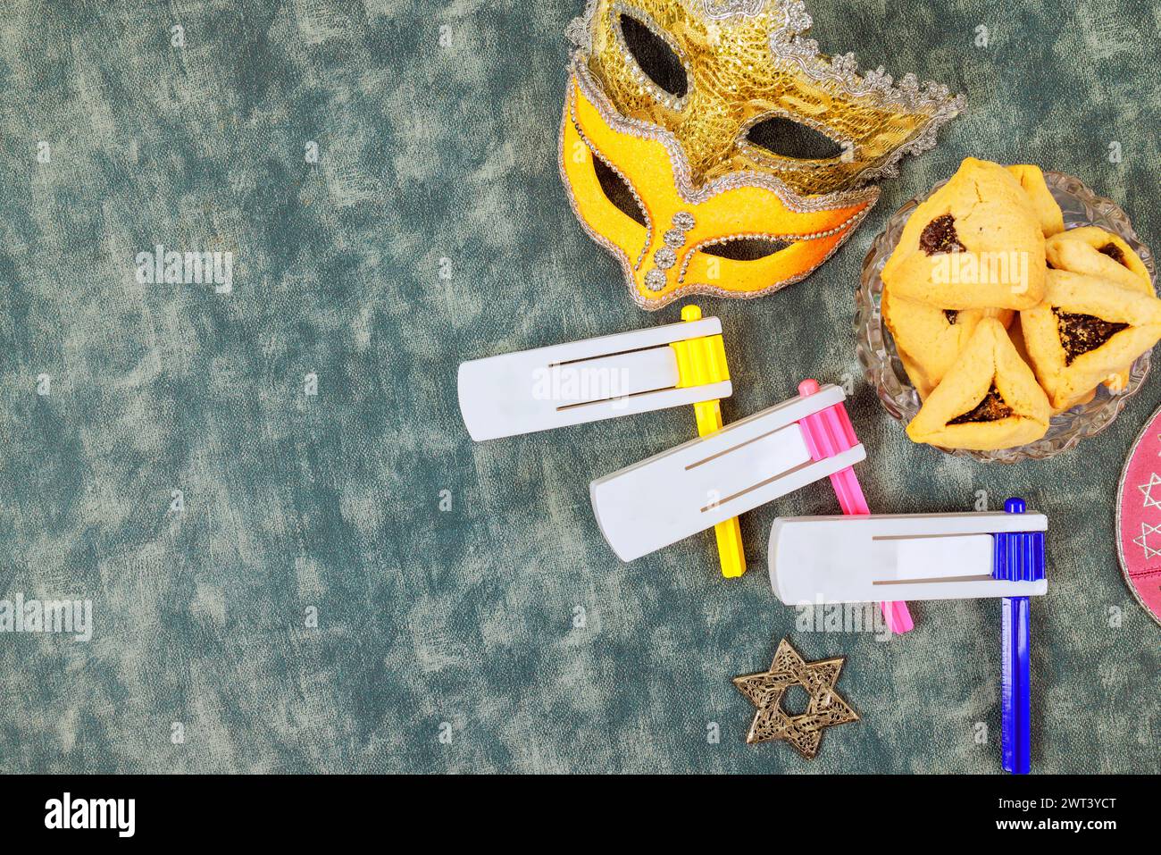 Using shofar with happy purim with jewish holiday carnival masks ...