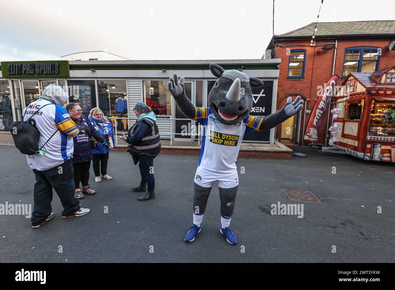 Ronnie rhino hi-res stock photography and images - Alamy