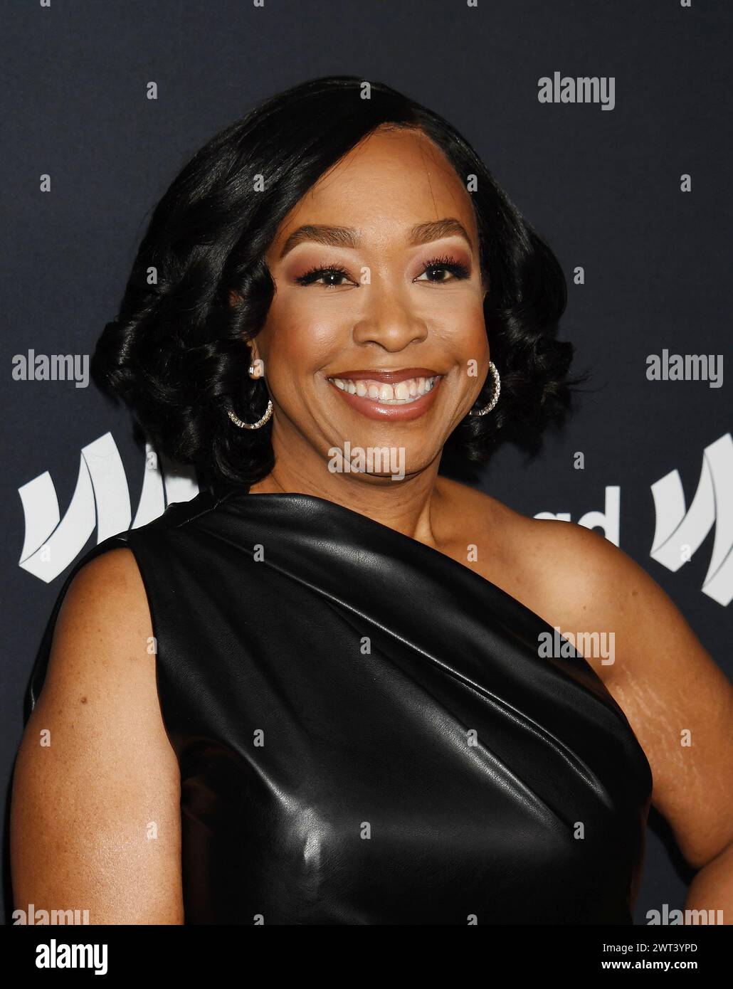 BEVERLY HILLS, CALIFORNIA - MARCH 14: Shonda Rhimes attends the 35th ...