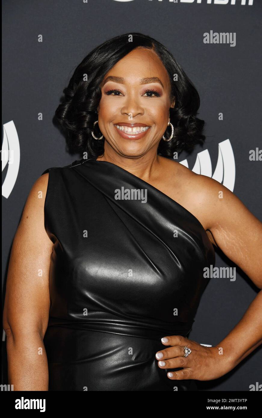 BEVERLY HILLS, CALIFORNIA - MARCH 14: Shonda Rhimes attends the 35th ...