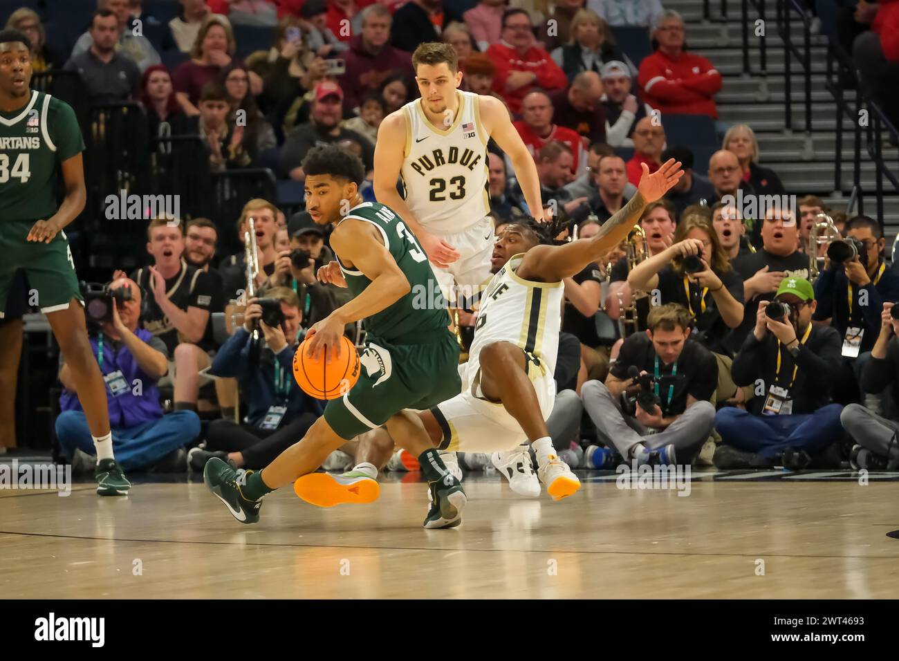 Minneapolis, Minnesota, USA. 15th Mar, 2024. Purdue Boilermakers guard ...