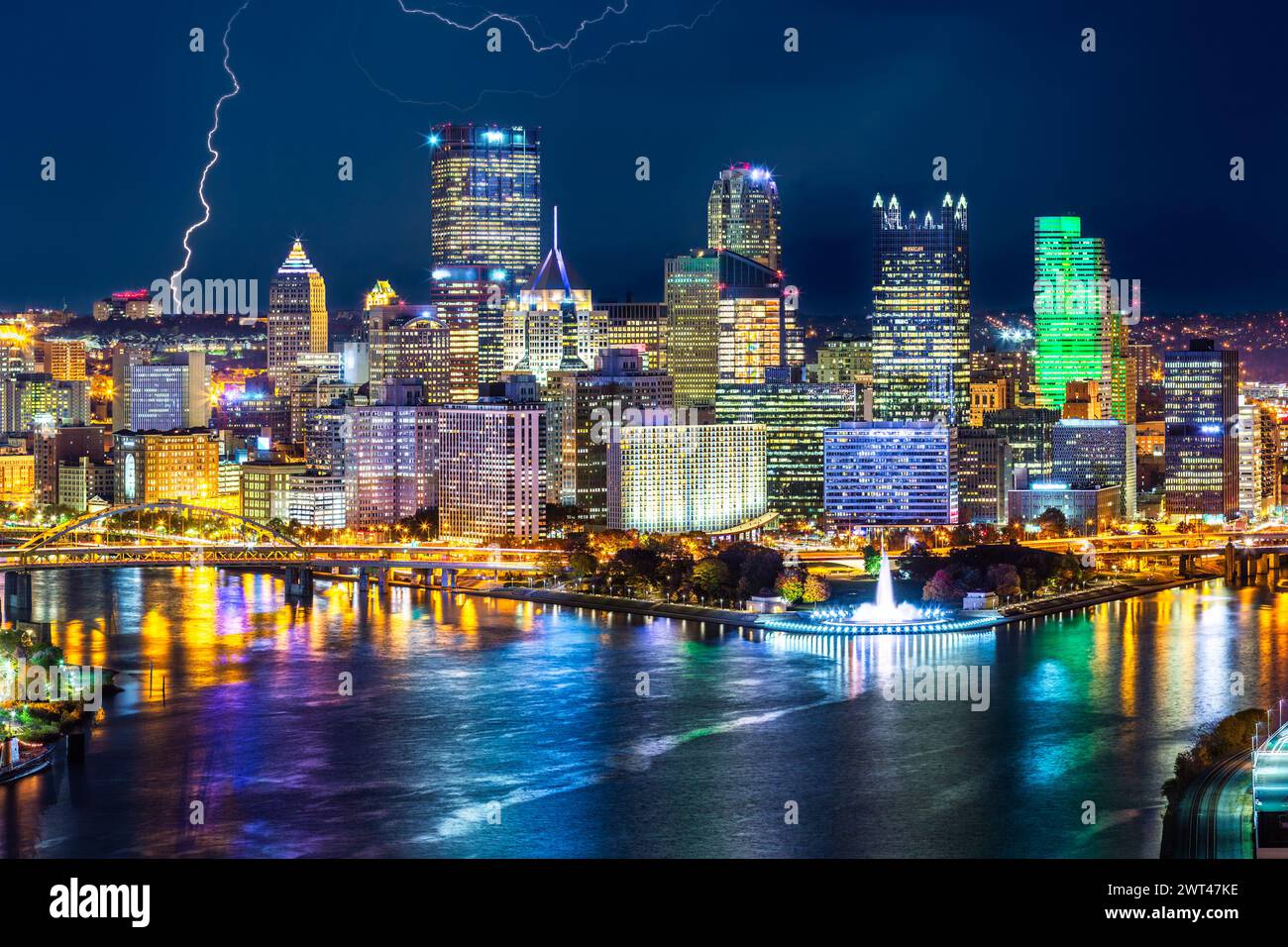 Pittsburgh downtown skyline by night Stock Photo - Alamy