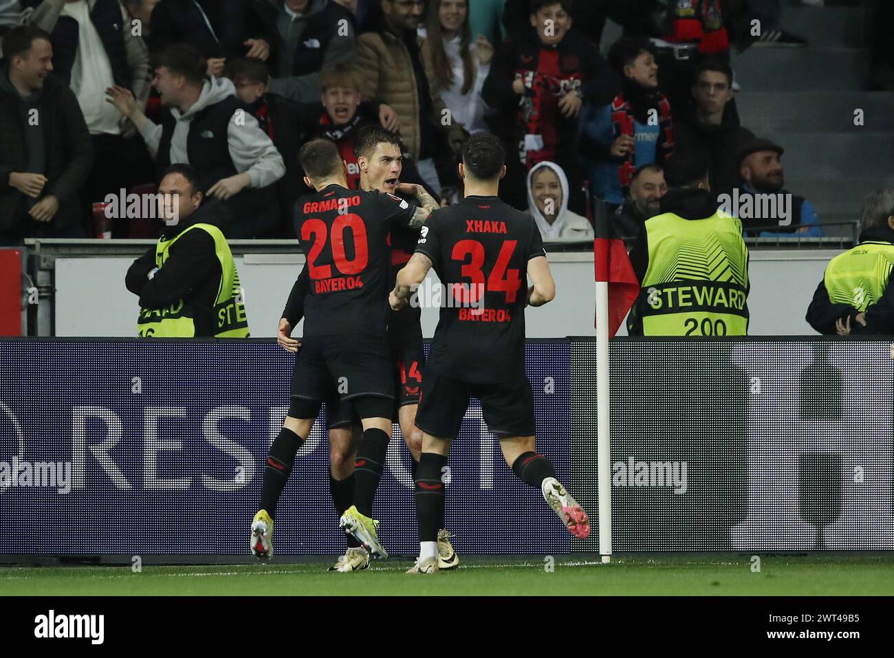 LEVERKUSEN - (l-r) Alejandro Grimaldo of Bayer 04 Leverkusen, Patrik Schick of Bayer 04 ...