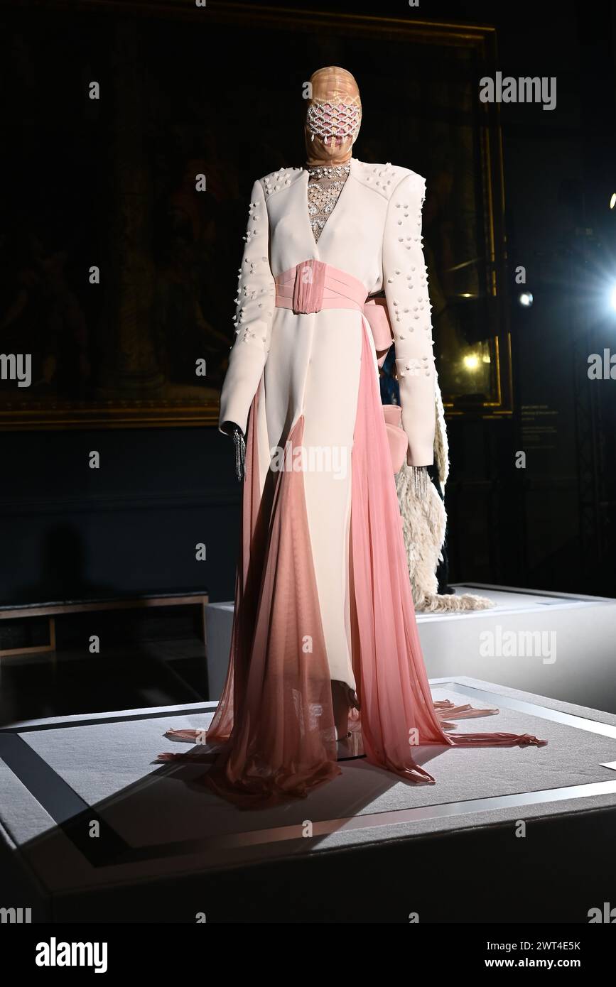 The first V&A Fashion in Motion of 2024 presents visual artist ...