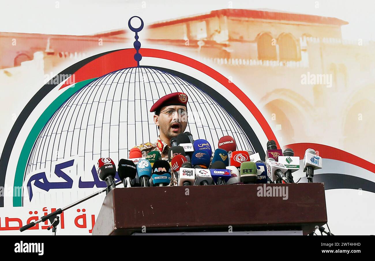 Yemens houthi military spokesman yahya sarea hi-res stock photography ...