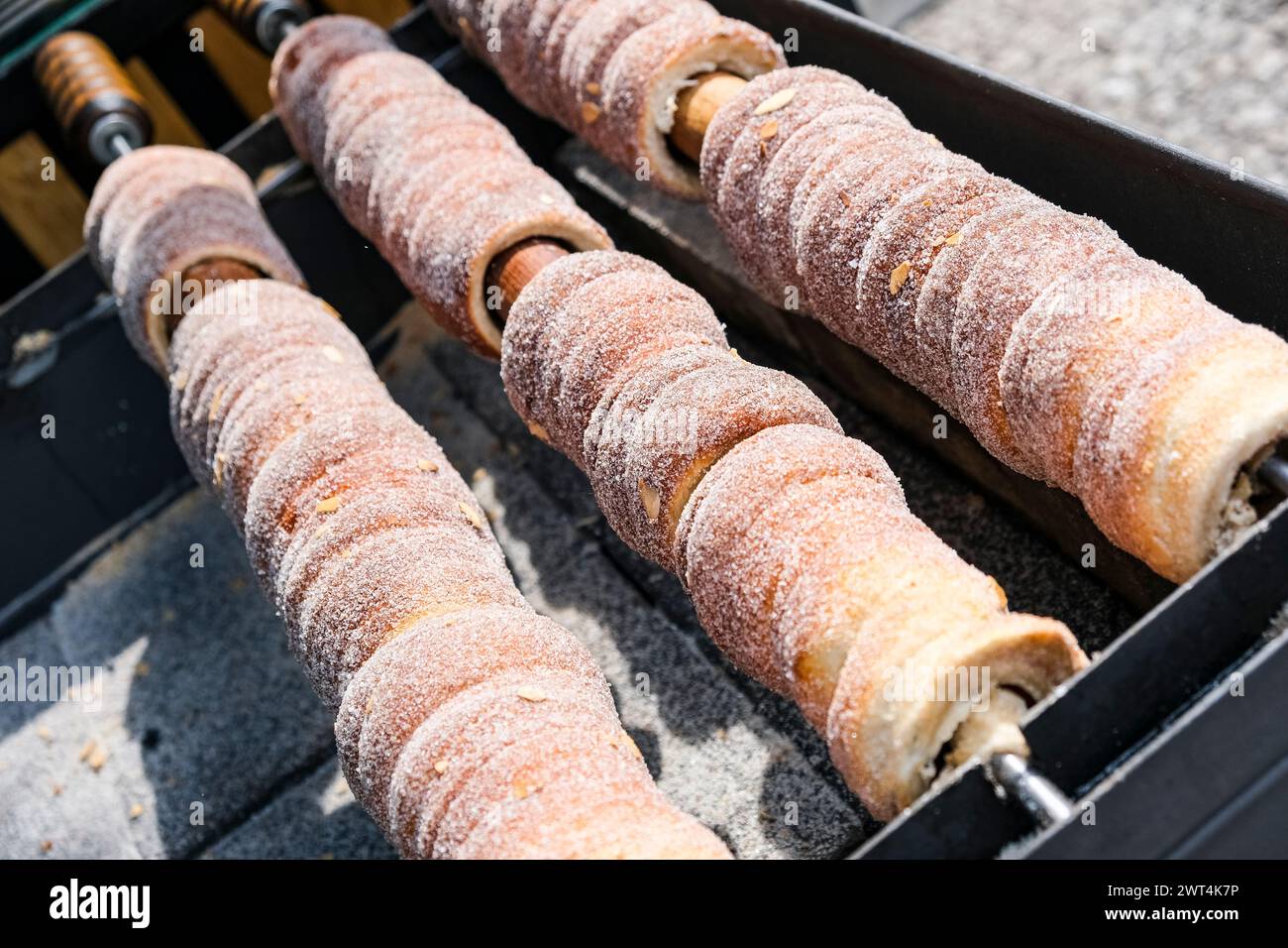 Rotating cakes hi-res stock photography and images - Alamy
