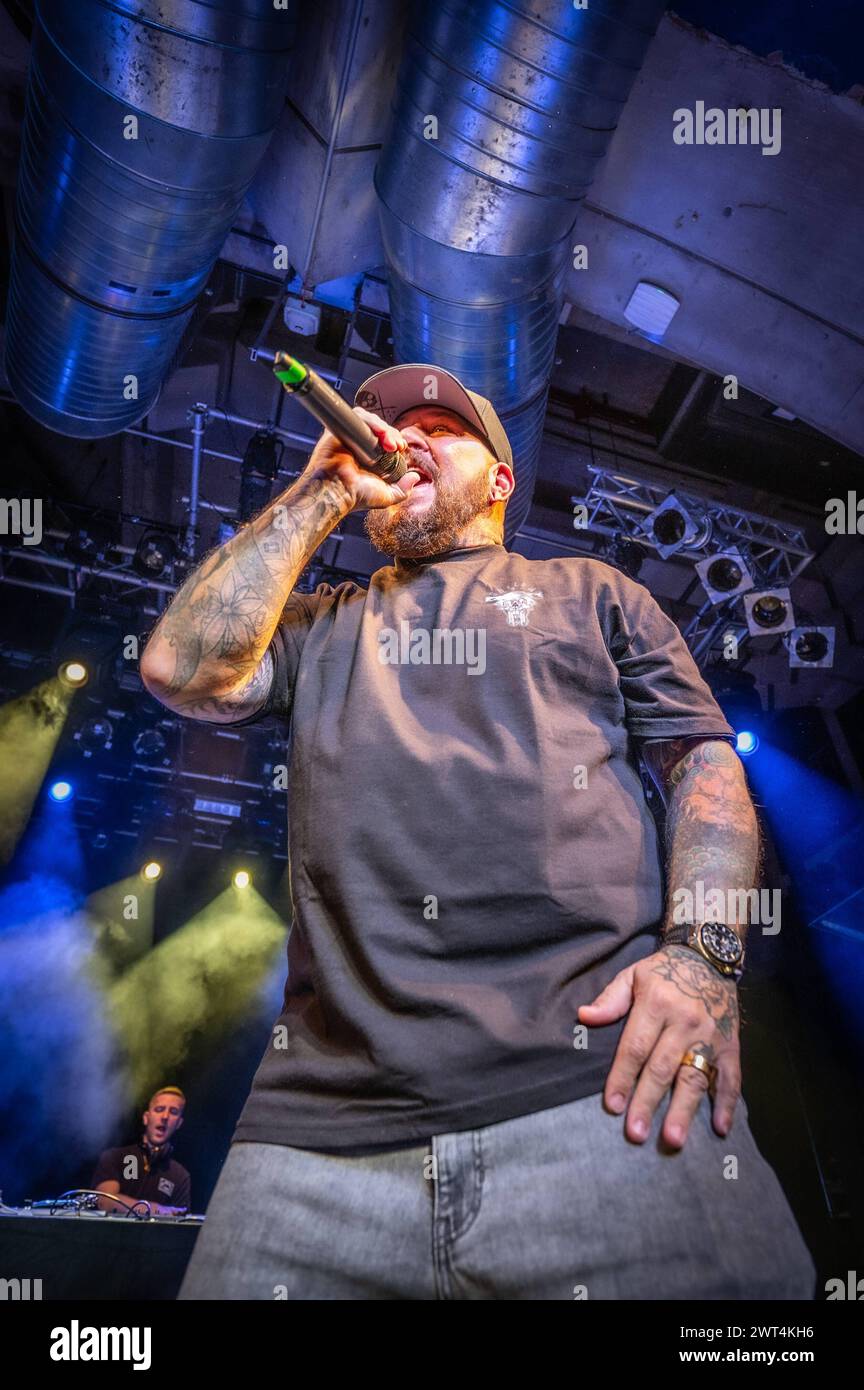 Delinquent Habits live on stage 2022 with Kemo the Blaxican, Ives Irie ...