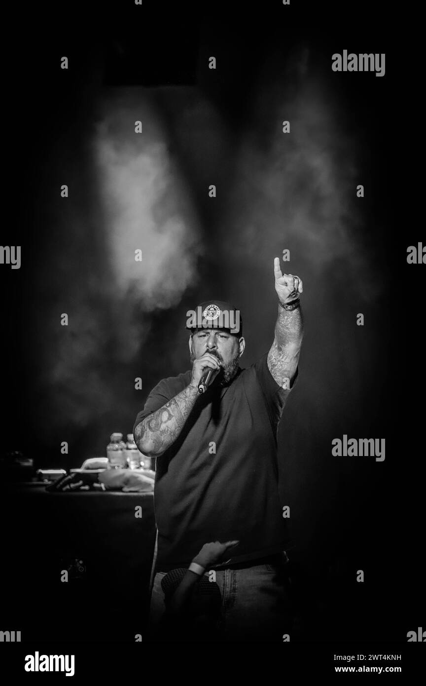 Delinquent Habits live on stage 2022 with Kemo the Blaxican, Ives Irie ...