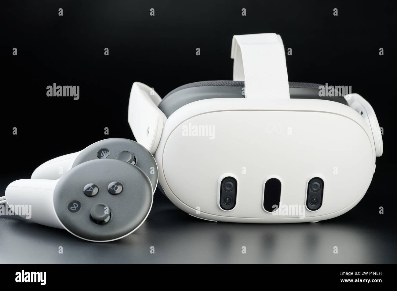 Meta quest 3 hi-res stock photography and images - Alamy