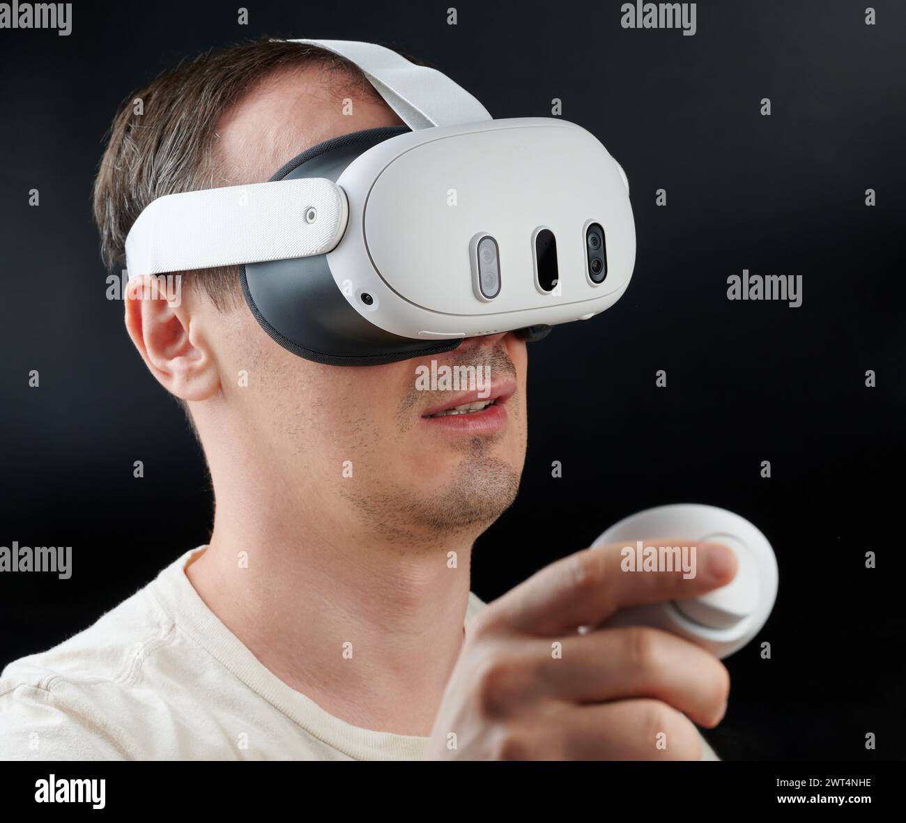 Meta quest 3 hi-res stock photography and images - Alamy