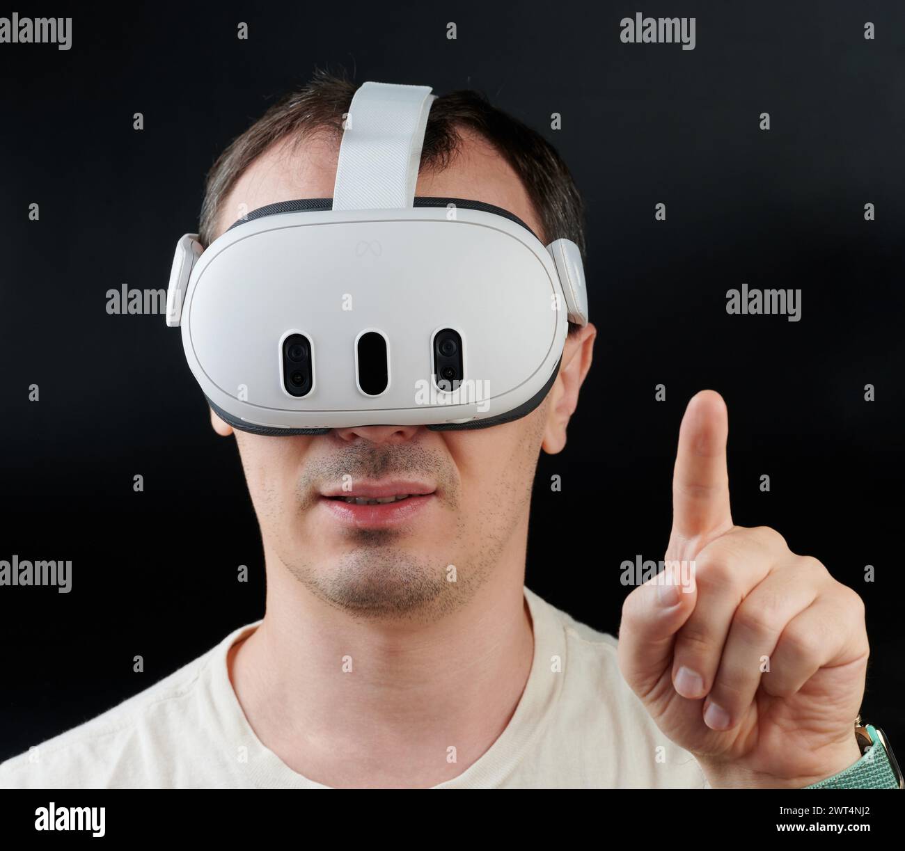 Meta quest 3 hi-res stock photography and images - Alamy