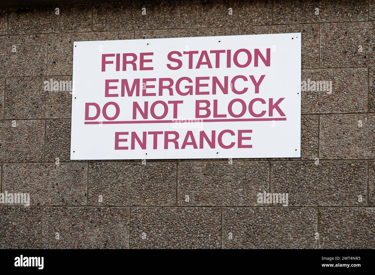 Private parking sign fire brigade access required Stock Photo - Alamy
