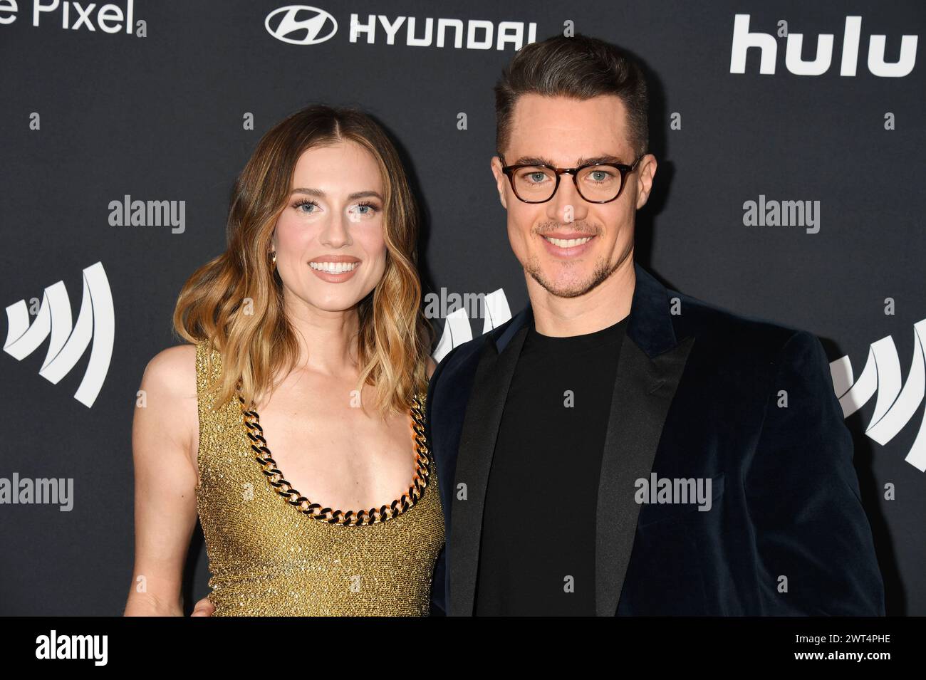 BEVERLY HILLS, CALIFORNIA - MARCH 14: (L-R) Allison Williams and ...