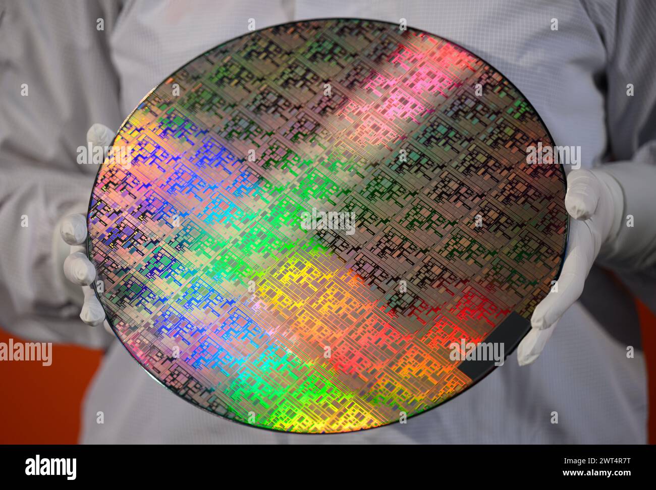 300 millimeter wafer hi-res stock photography and images - Alamy